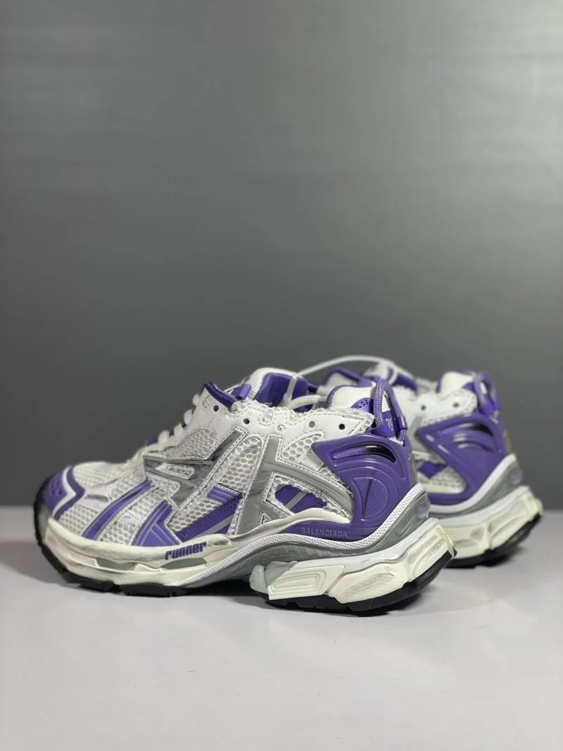 Accurate model Balenciaga Track Shoes