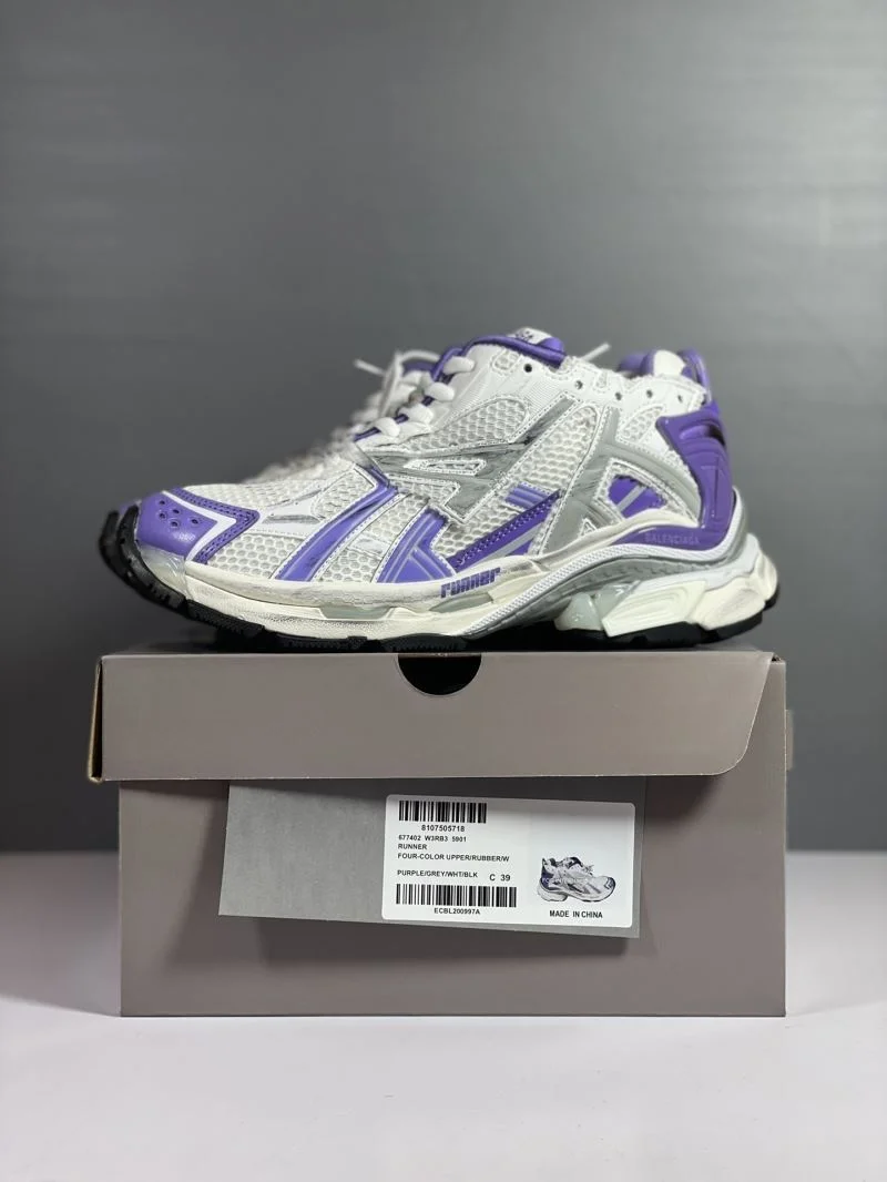 Accurate model Balenciaga Track Shoes