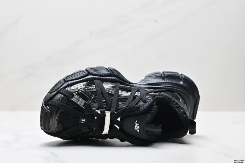 Accurate model Balenciaga Track Shoes