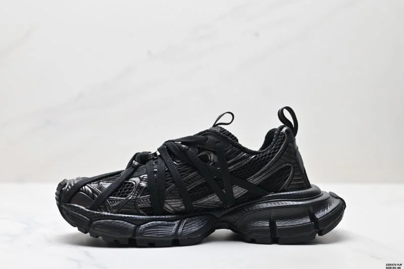 Accurate model Balenciaga Track Shoes