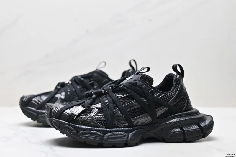 Accurate model Balenciaga Track Shoes