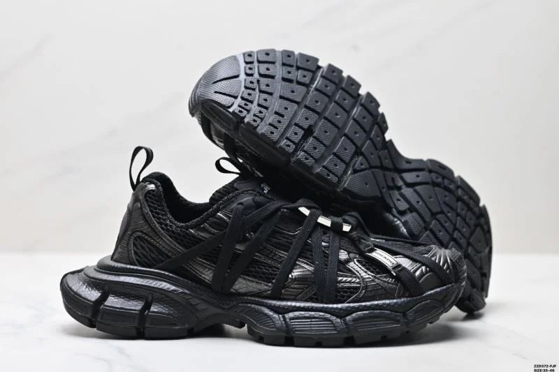 Accurate model Balenciaga Track Shoes