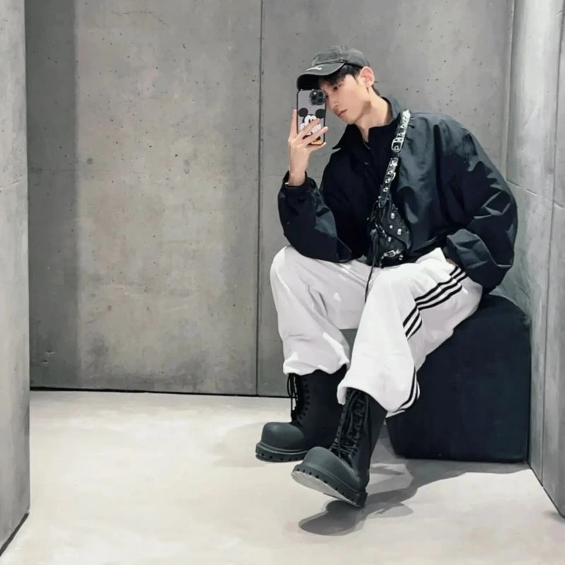 Original Balenciaga Unisex Street Style Motorcycle Folding Waist Bag - 20x5x19cm