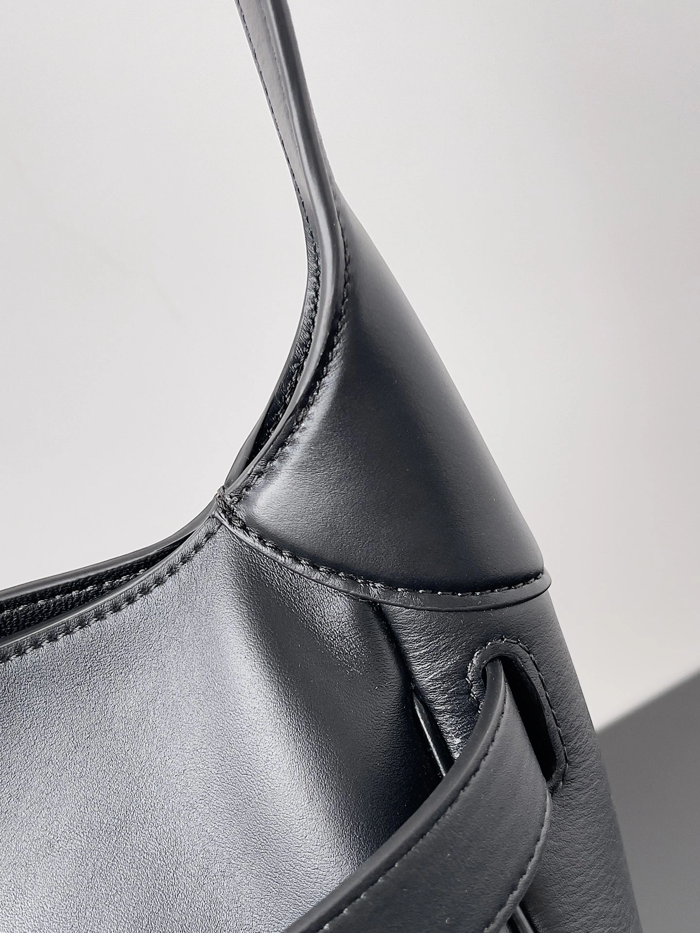 OEM Balenciaga Urban Air Series Adjustable Shoulder Bag