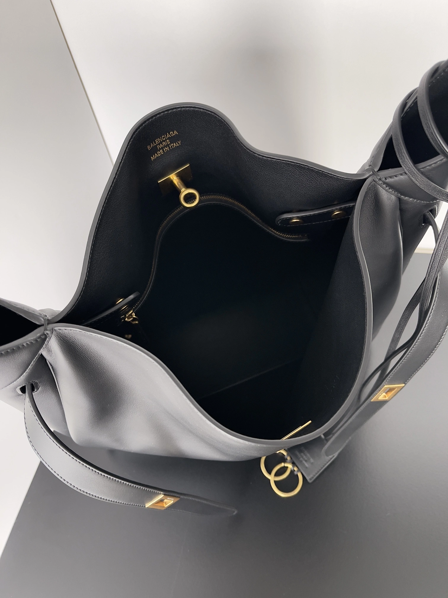 Mirror quality Balenciaga Urban Chic Adjustable Air Hobo Bag - Winter 2024