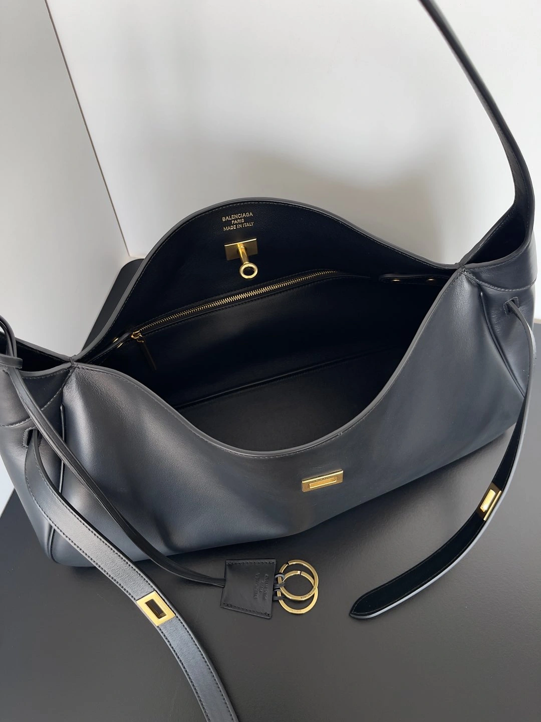 Legit Balenciaga Urban Chic Air Series Adjustable Shoulder Bag