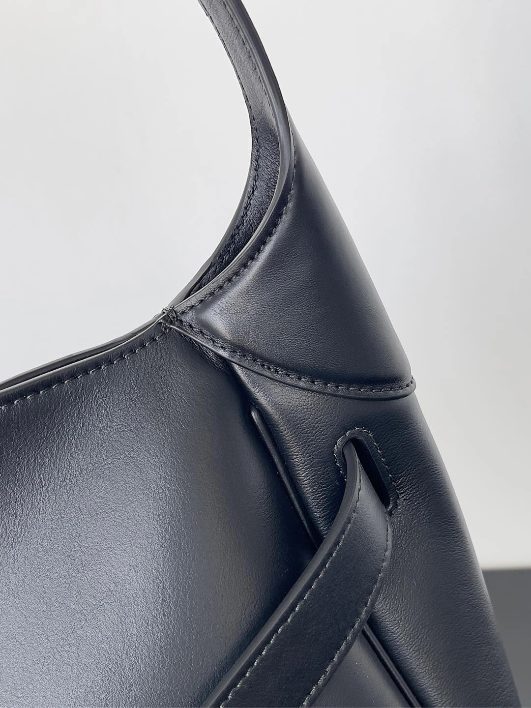 Legit Balenciaga Urban Chic Air Series Adjustable Shoulder Bag