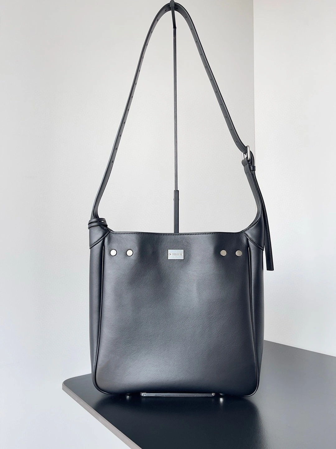 Precise copy Balenciaga Urban Elegance Air Hobo Bag - Winter 2024 Collection