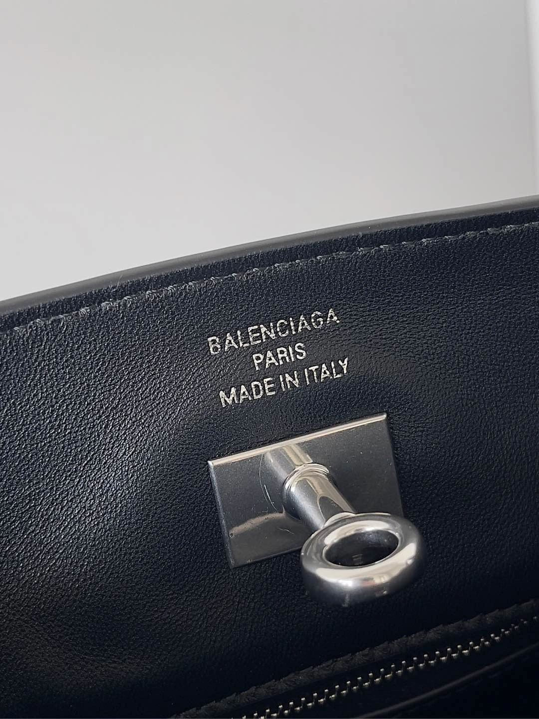 Precise copy Balenciaga Urban Elegance Air Hobo Bag - Winter 2024 Collection