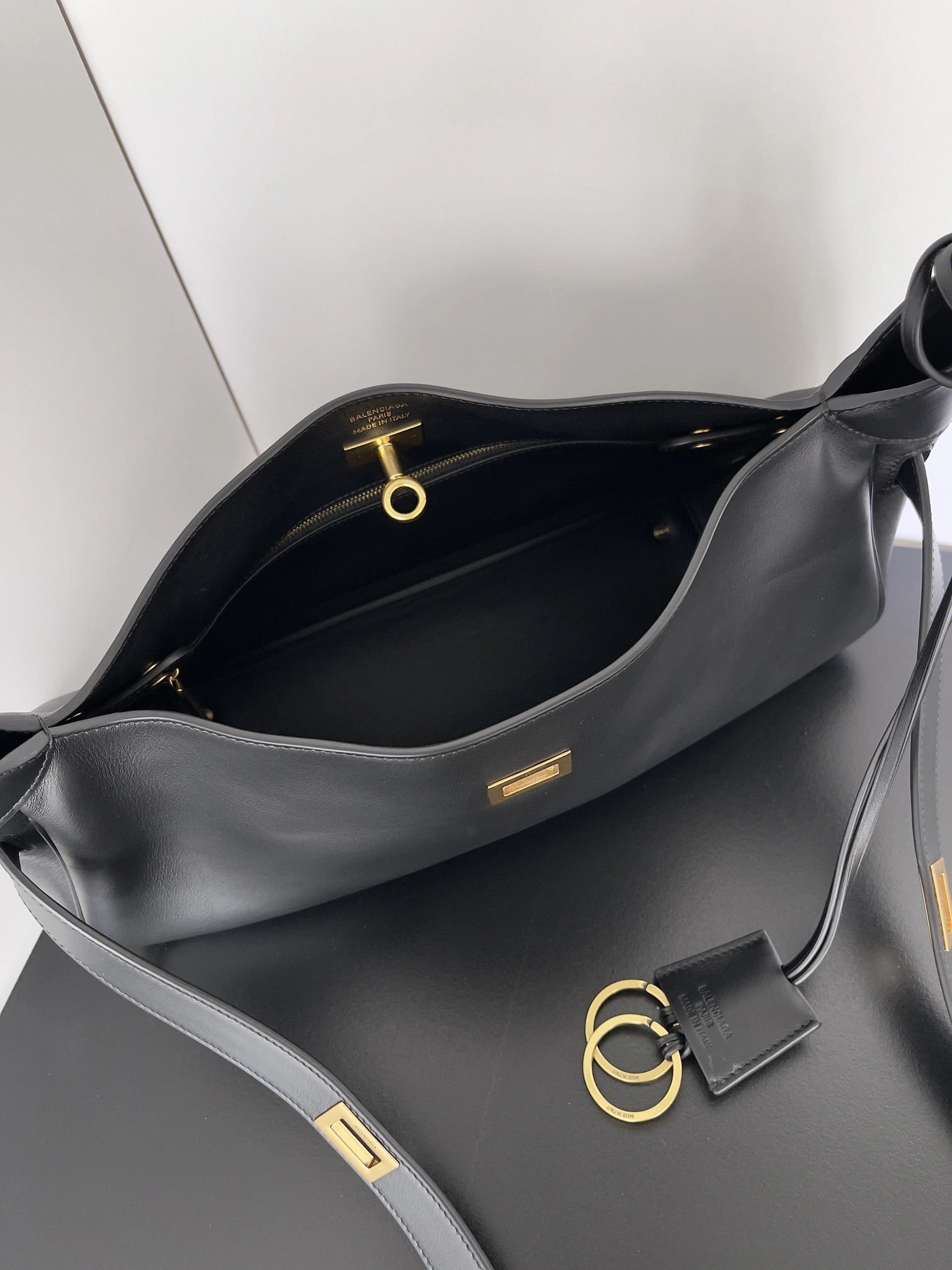 Exact replica Balenciaga Urban Elegance Air Series Shoulder Bag