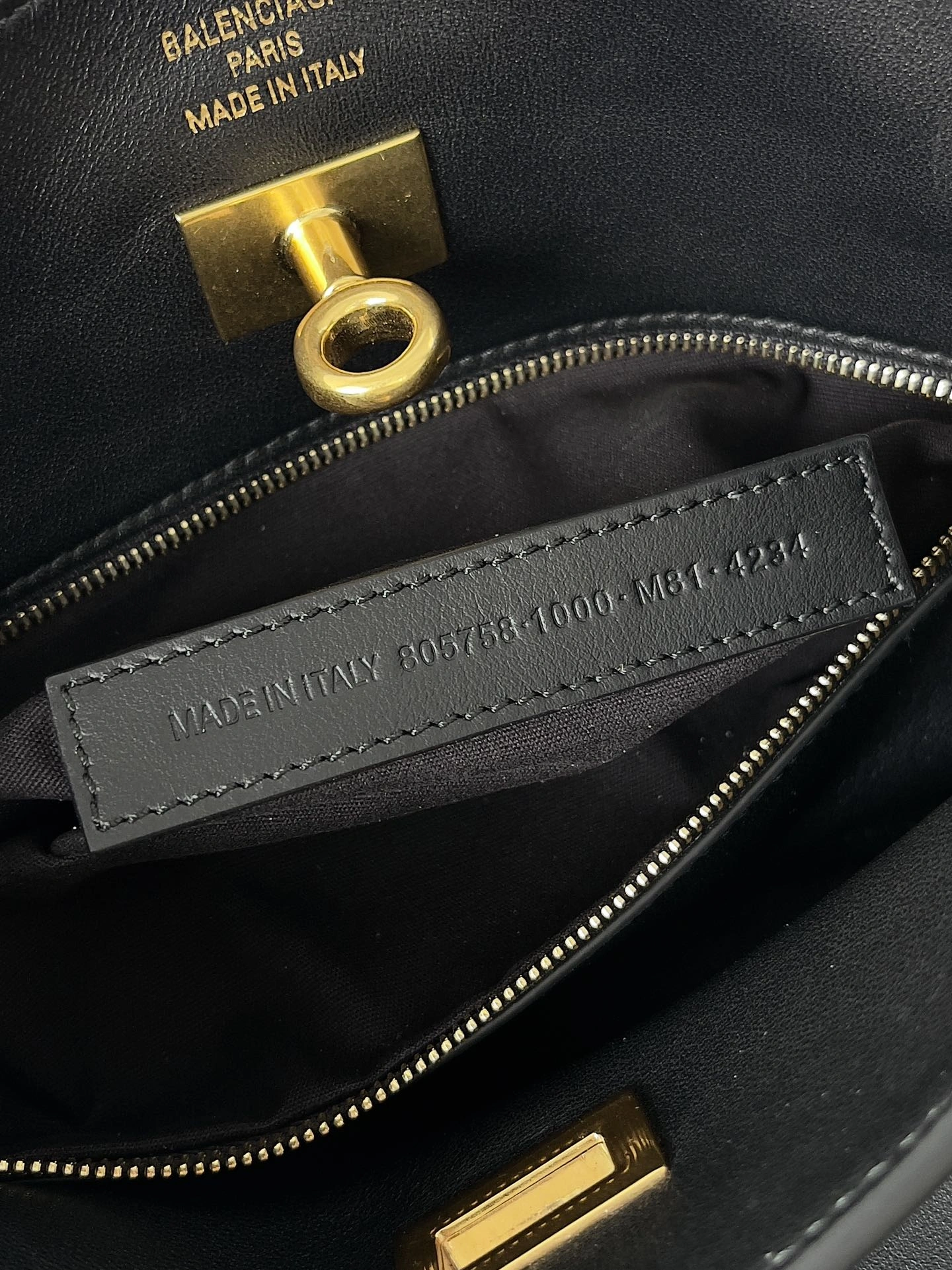 Exact replica Balenciaga Urban Elegance Air Series Shoulder Bag