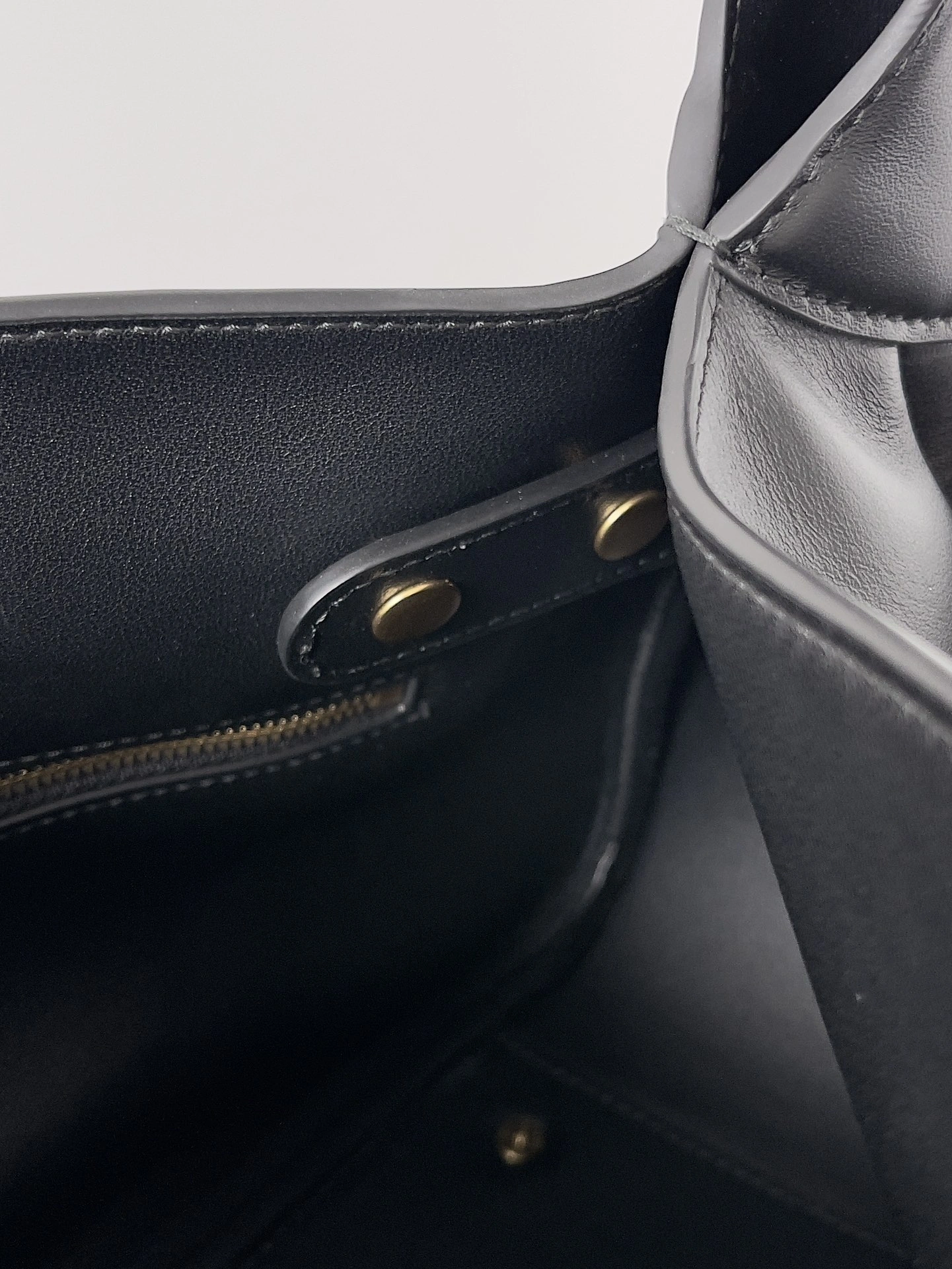 Exact replica Balenciaga Urban Elegance Air Series Shoulder Bag