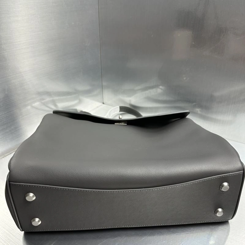 Affordable Balenciaga Versatile Size Handbag Collection