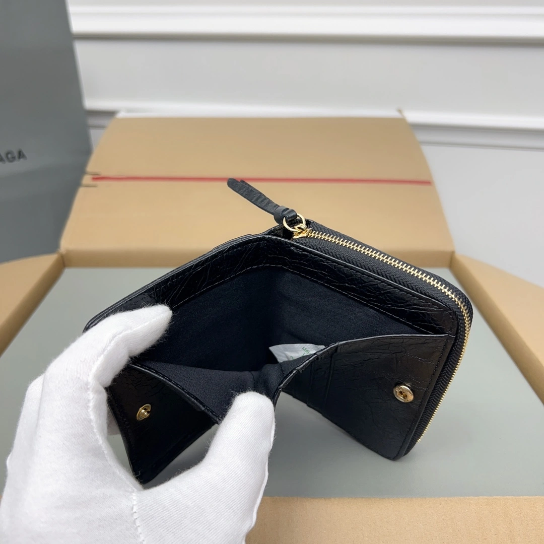 Value-priced Balenciaga Vintage Cracked Leather Compact Card Holder