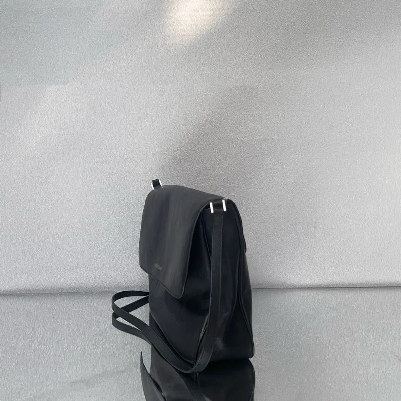 Precise copy Balenciaga Vintage Grungy Leather Everyday Bag - Model 1115