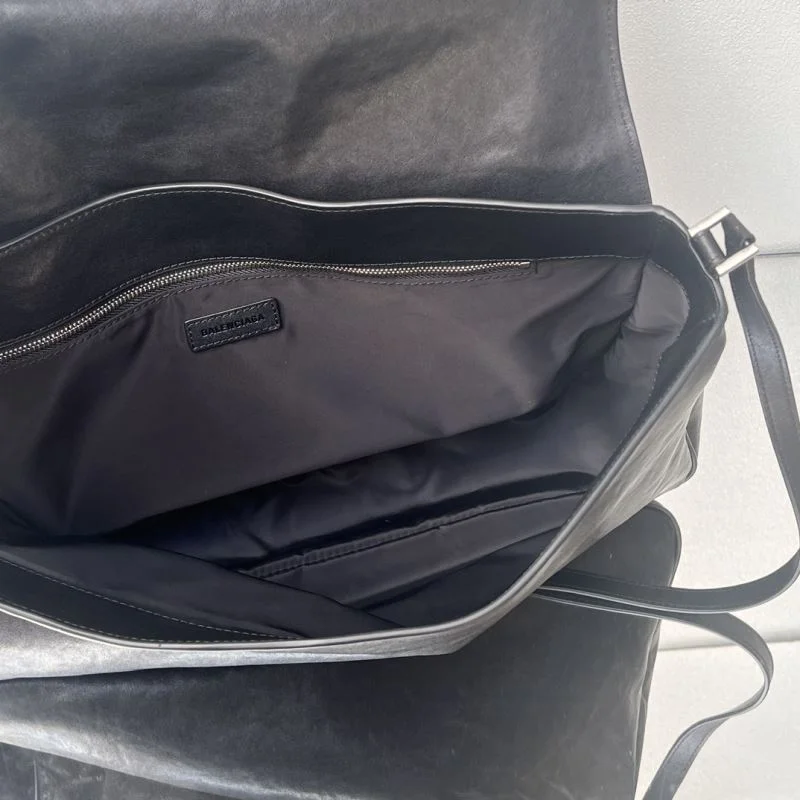 Precise copy Balenciaga Vintage Grungy Leather Everyday Bag - Model 1115