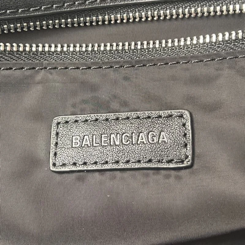 Precise copy Balenciaga Vintage Grungy Leather Everyday Bag - Model 1115