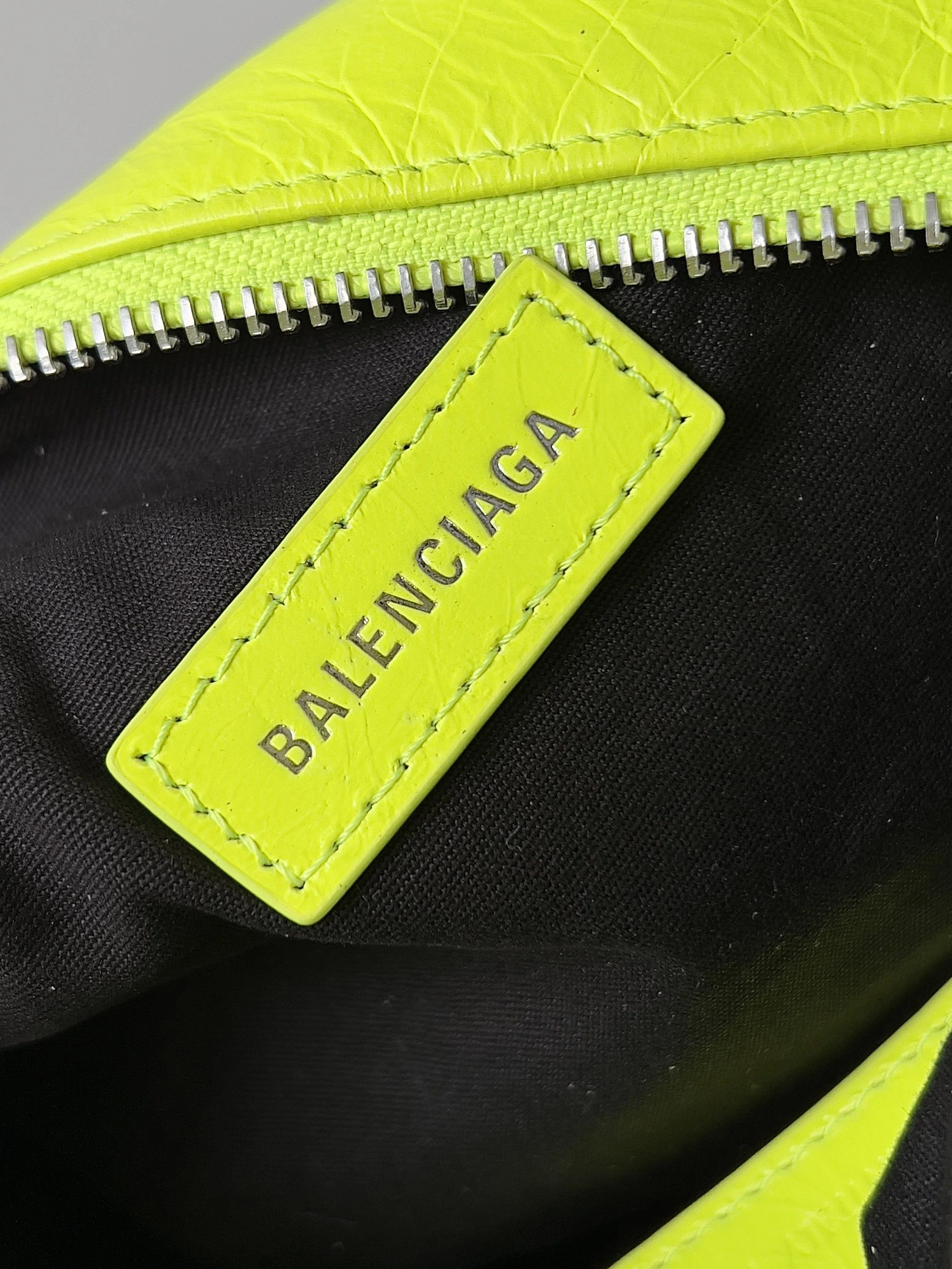 Reasonably priced Balenciaga Vintage Lambskin Street Style Multi-Function Tote Bag