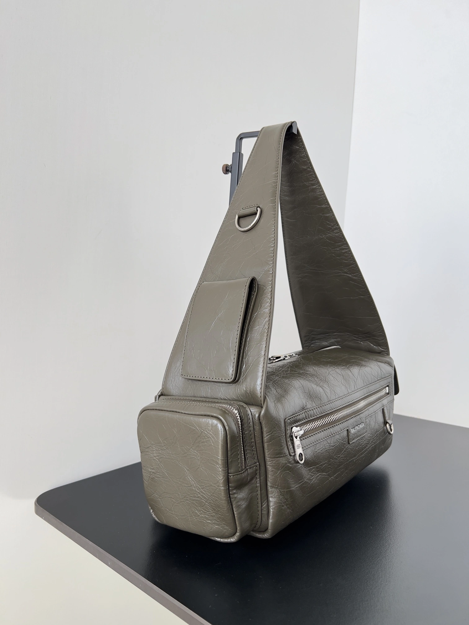 High accuracy Balenciaga Vintage Lambskin Street Style Multifunctional Shoulder Bag