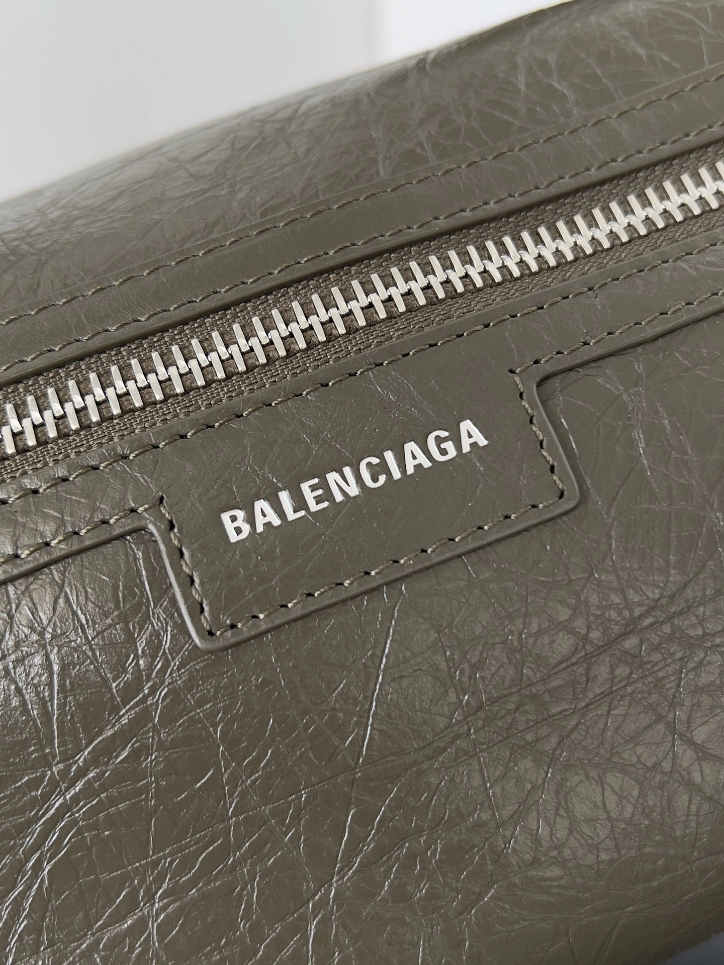High accuracy Balenciaga Vintage Lambskin Street Style Multifunctional Shoulder Bag