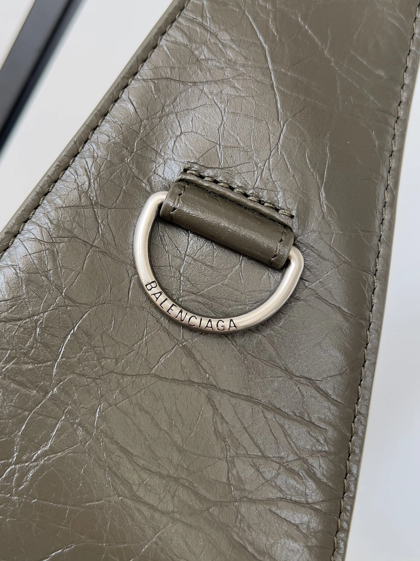 High accuracy Balenciaga Vintage Lambskin Street Style Multifunctional Shoulder Bag