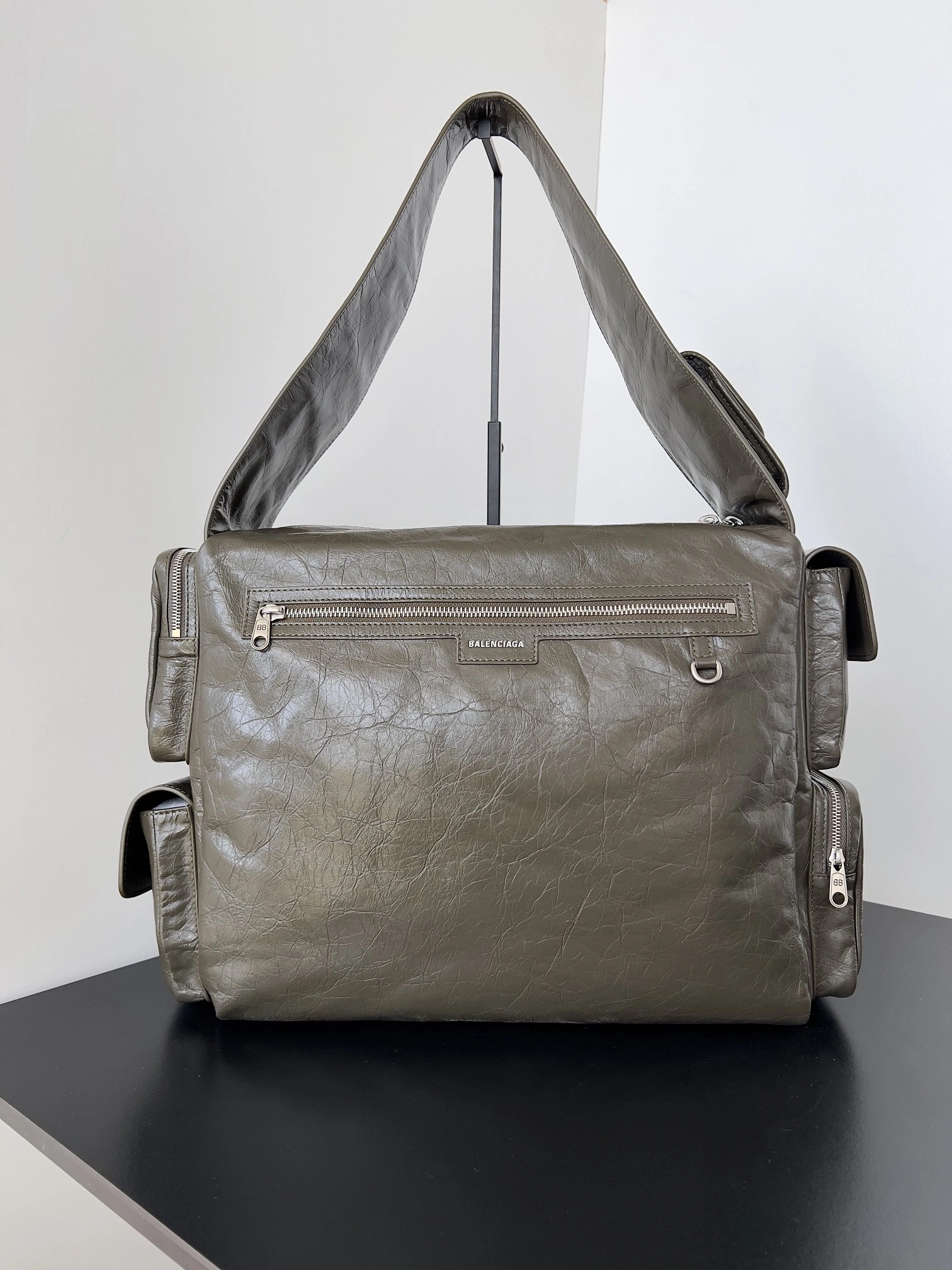 Indistinguishable Balenciaga Vintage Lambskin Unisex Multi-Function Street Style Tote