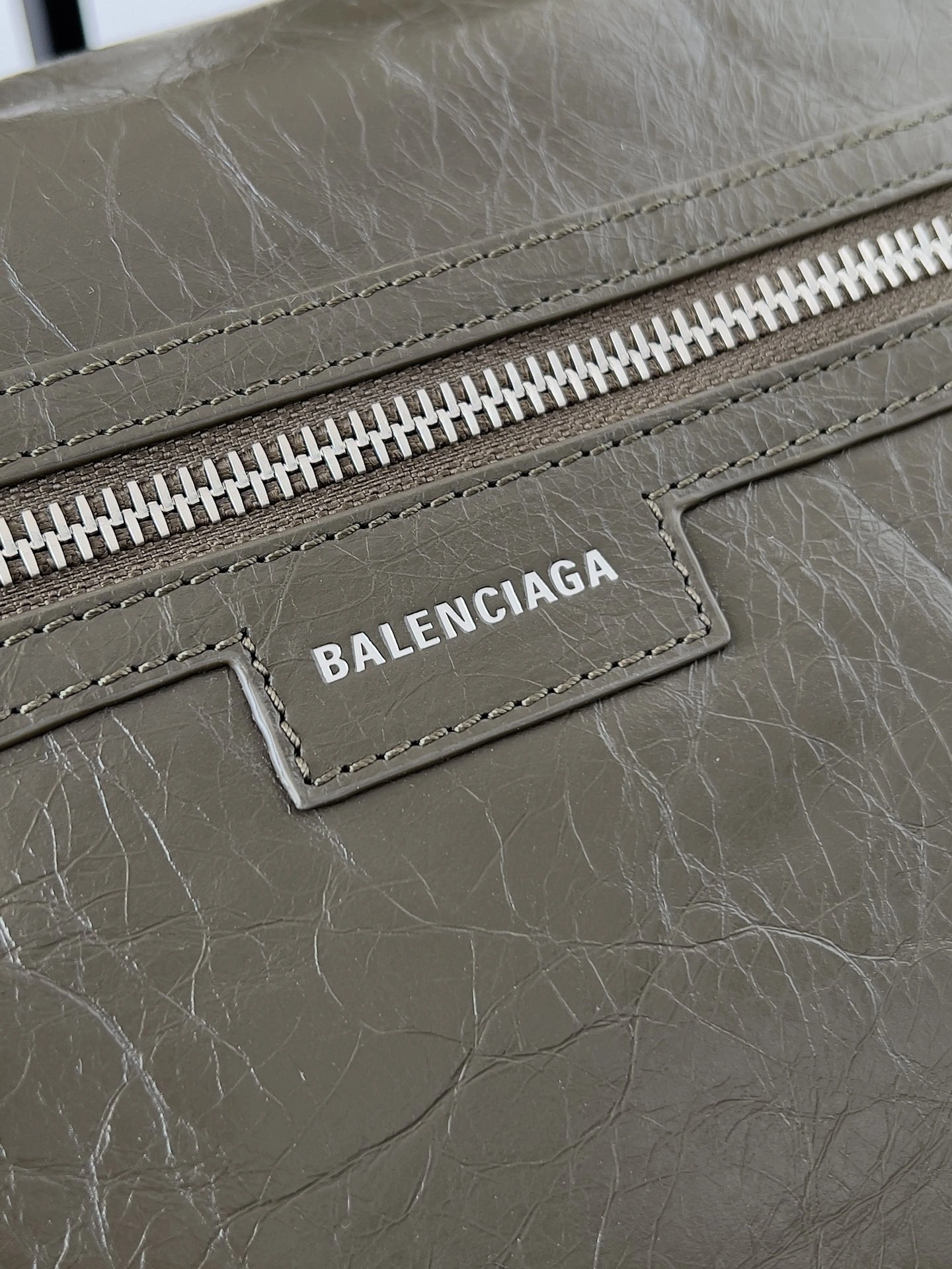 Indistinguishable Balenciaga Vintage Lambskin Unisex Multi-Function Street Style Tote