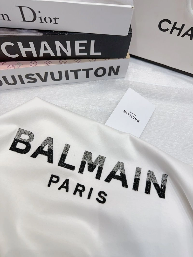Accurate model Balmain T-Shirts