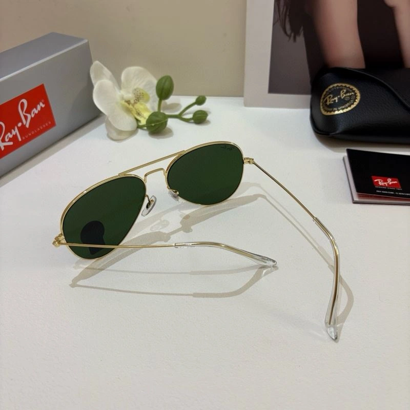 Budget-friendly Bay Ban Sunglasses