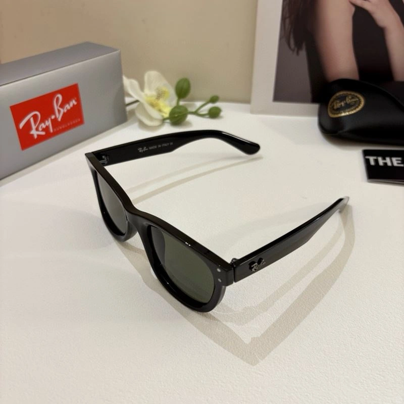 Bargain Bay Ban Sunglasses