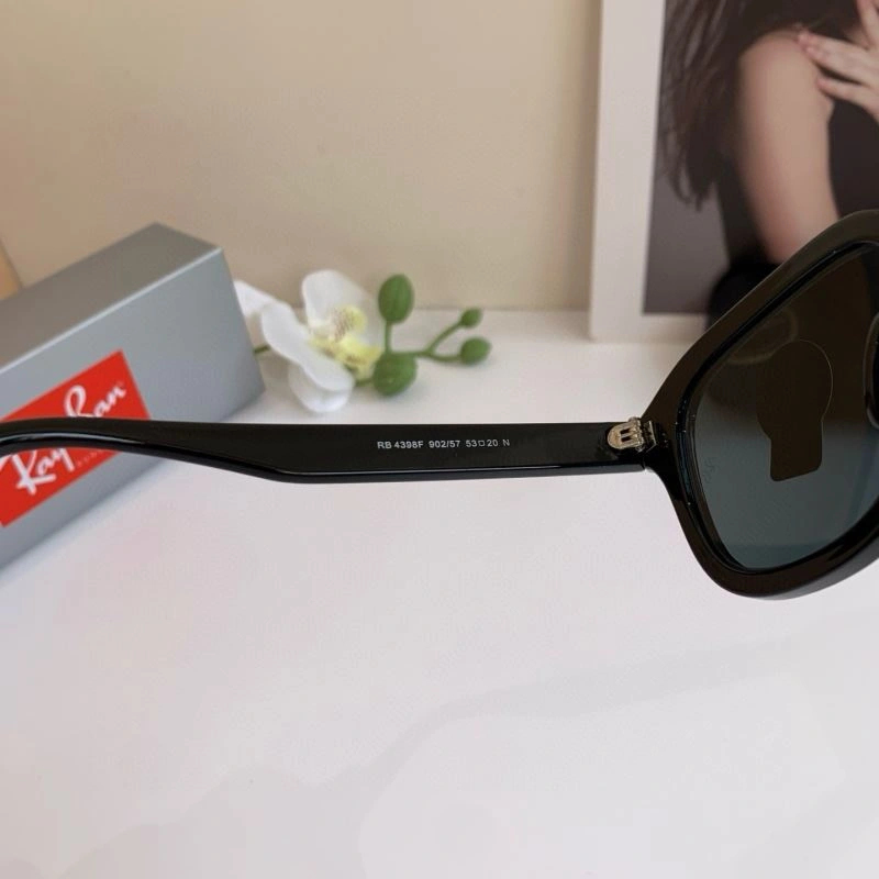 Brand-authenticated Bay Ban Sunglasses