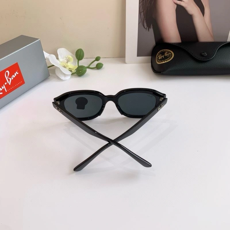 Brand-authenticated Bay Ban Sunglasses
