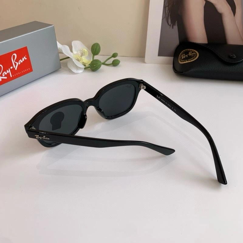 Brand-authenticated Bay Ban Sunglasses