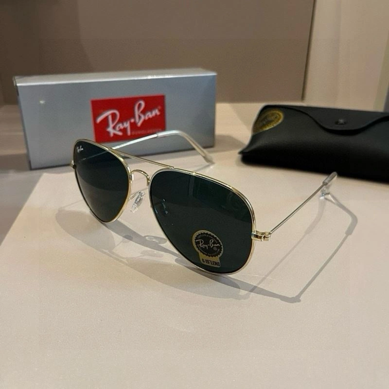 Budget-friendly Bay Ban Sunglasses