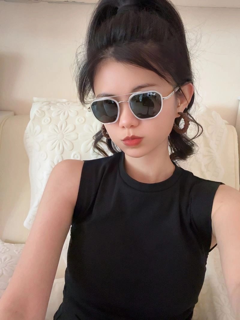Accurate model Bay Ban Sunglasses