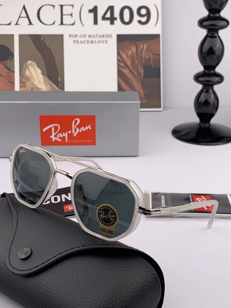 Accurate model Bay Ban Sunglasses