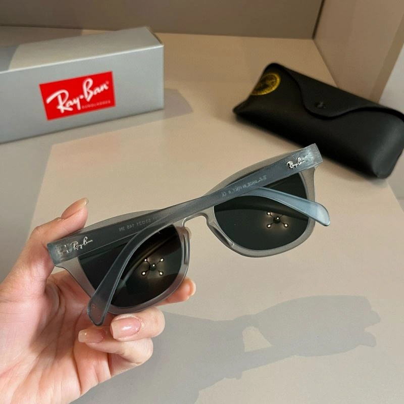 Low-cost Bay Ban Sunglasses