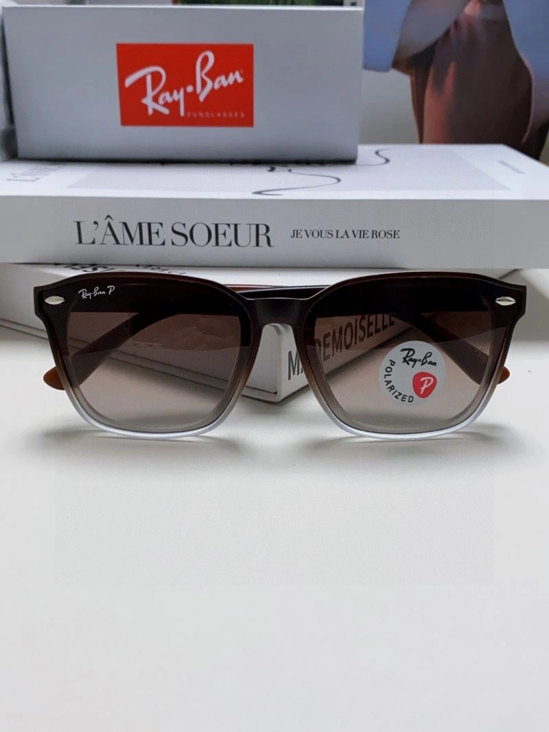 Budget-friendly Bay Ban Sunglasses