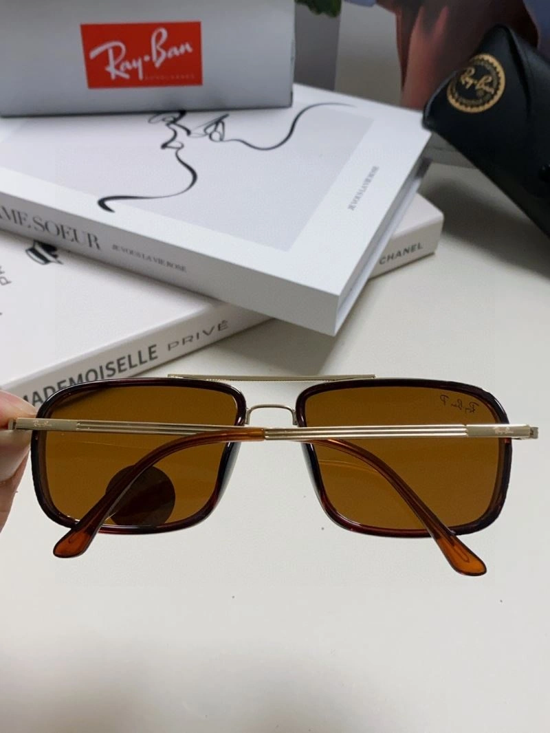 Indistinguishable Bay Ban Sunglasses