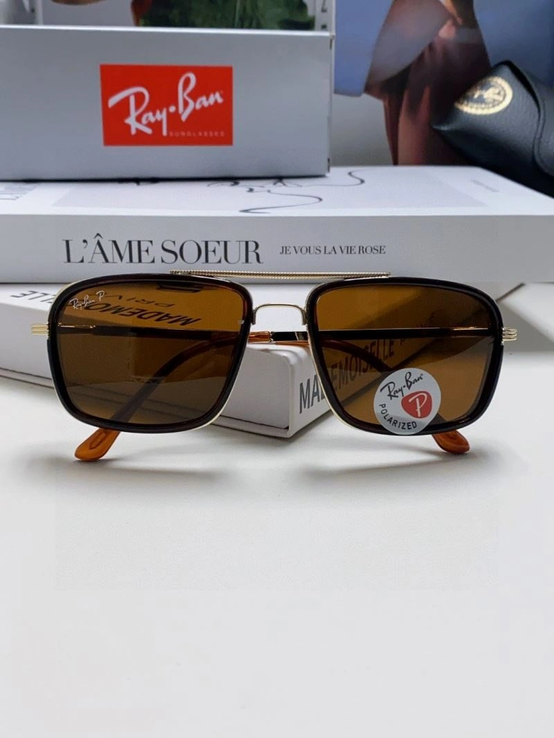 Indistinguishable Bay Ban Sunglasses