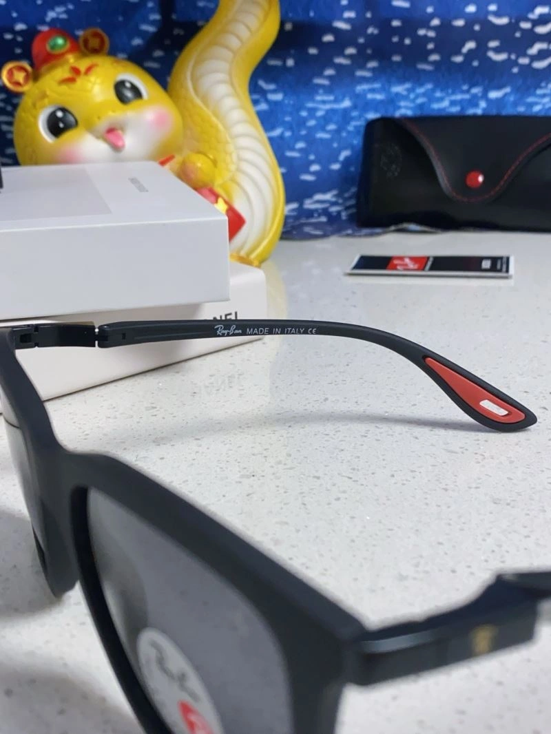 High fidelity Bay Ban Sunglasses