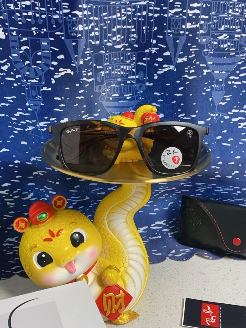 Accurate model Bay Ban Sunglasses