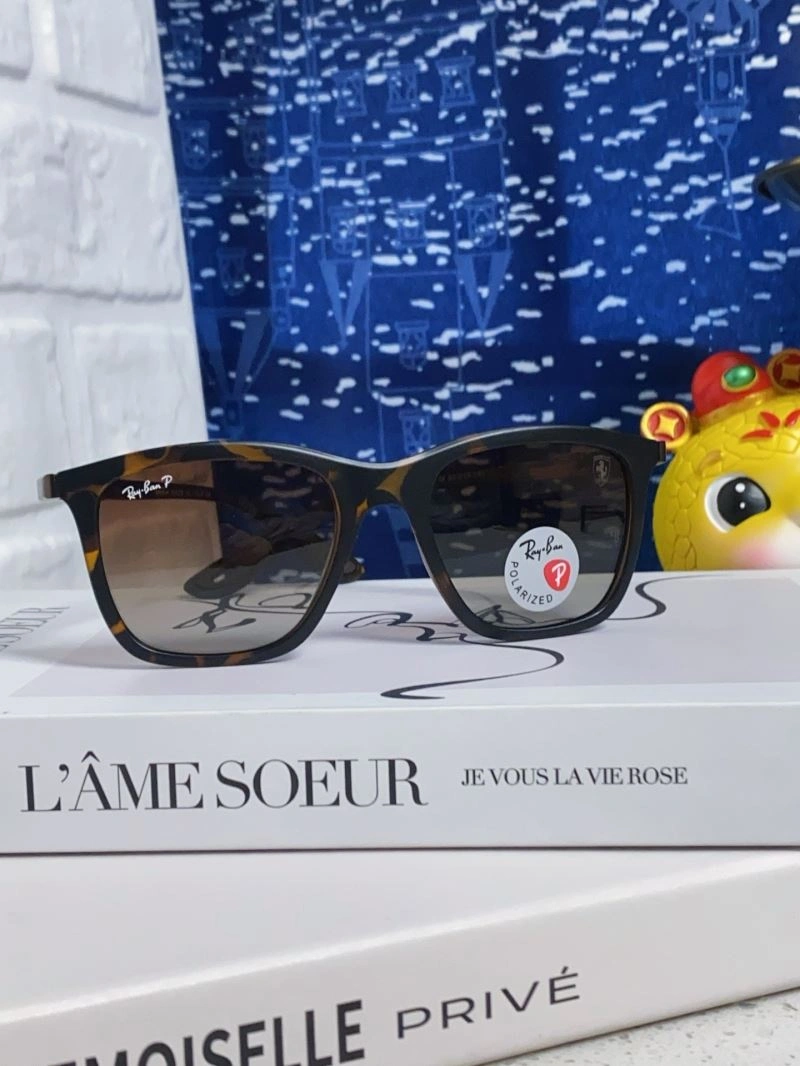 Accurate model Bay Ban Sunglasses