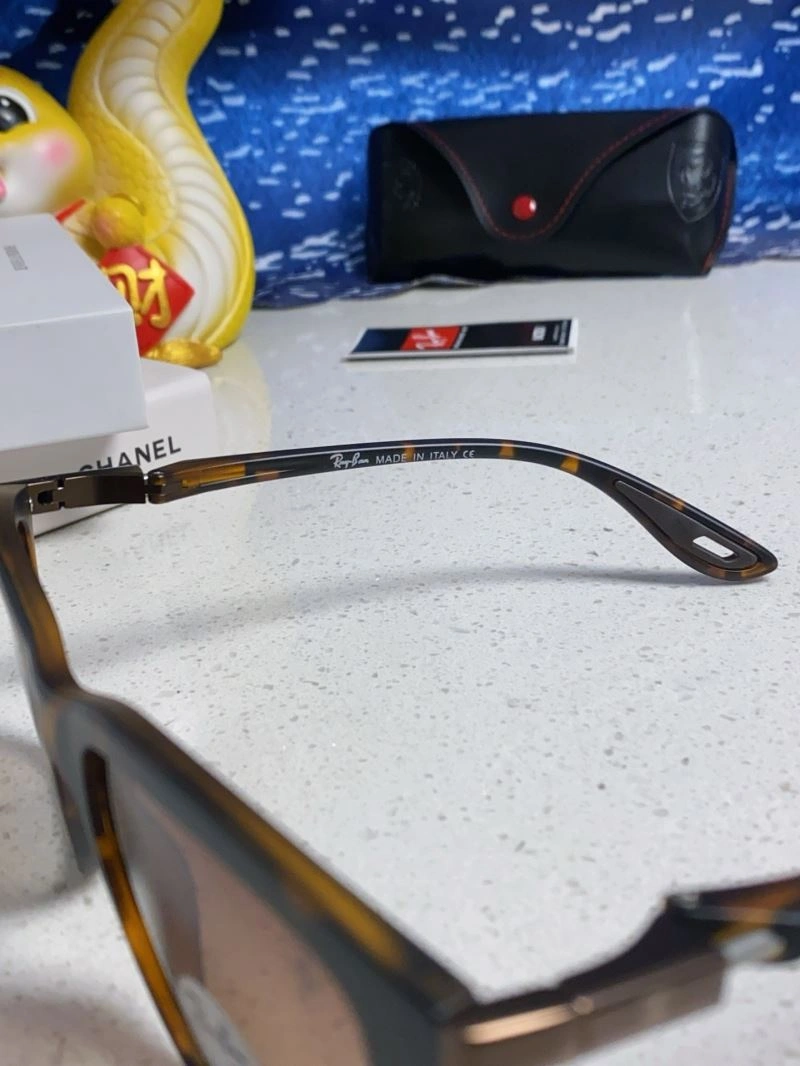 Accurate model Bay Ban Sunglasses
