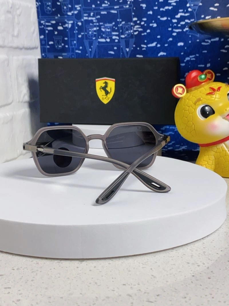 Factory-made Bay Ban Sunglasses