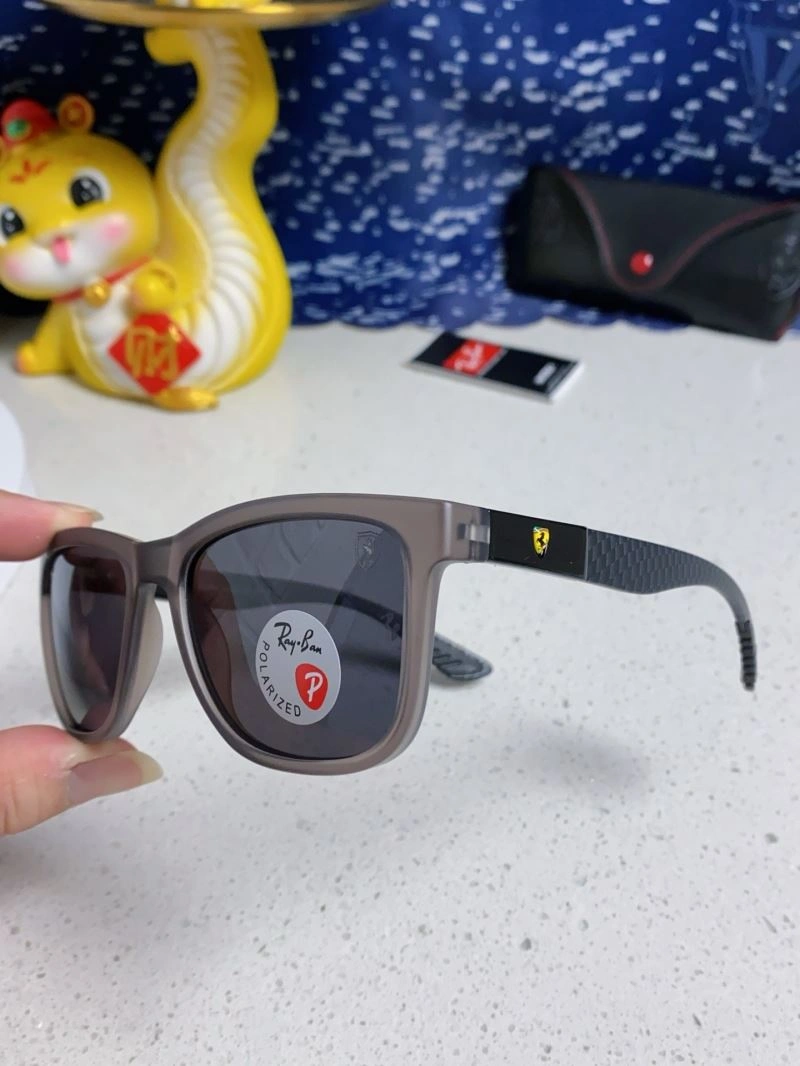 Indistinguishable Bay Ban Sunglasses
