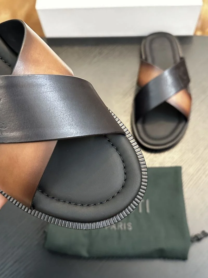Low-cost Berluti Sandals