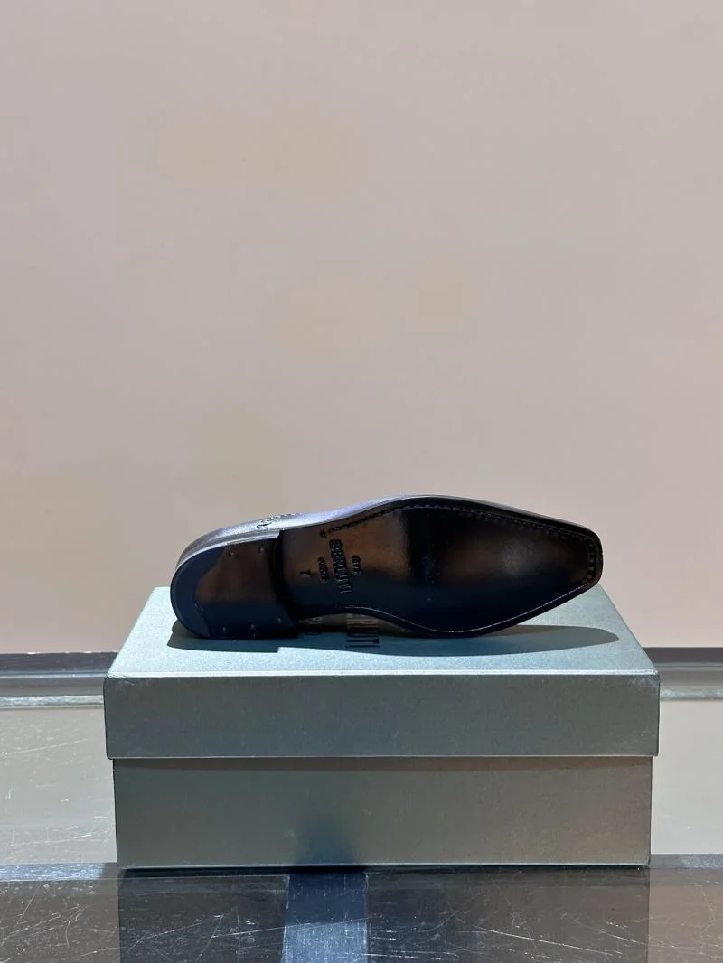 Accurate model Berluti Shoes