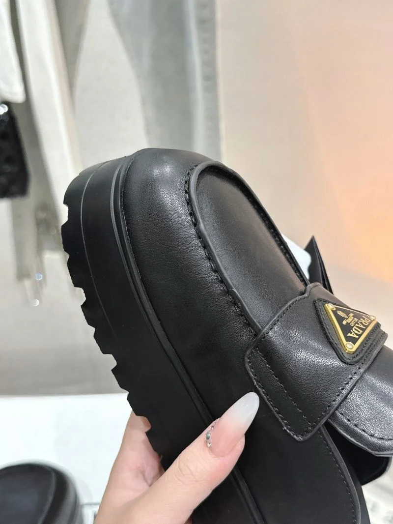 Brand-authenticated Birkenstock Sandals