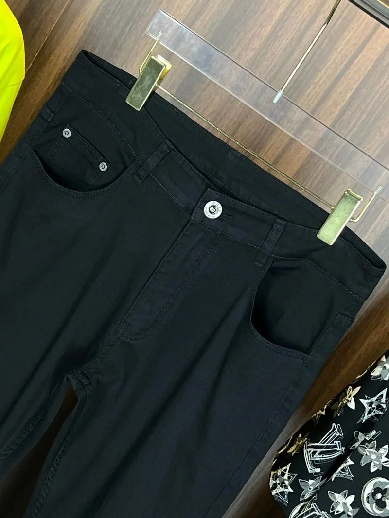 Accurate model Boss Jeans